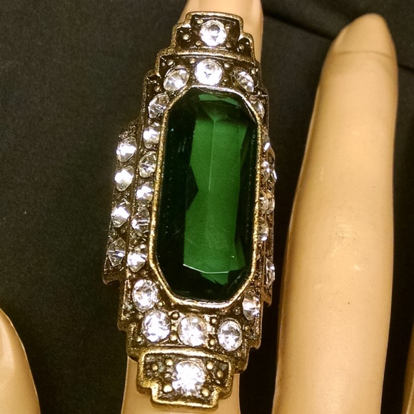 Jewelry | Vintage Antique Style Elegant Emerald Green Color Stone ...